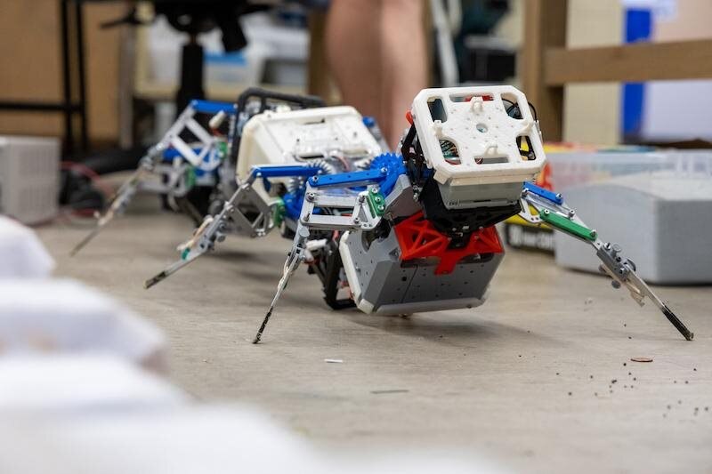 Adding More Legs on Robots Makes Them Crawl Better - element14 Community