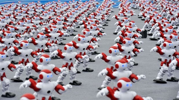 Watch over 1000 robots dance in unison to break a world record ...